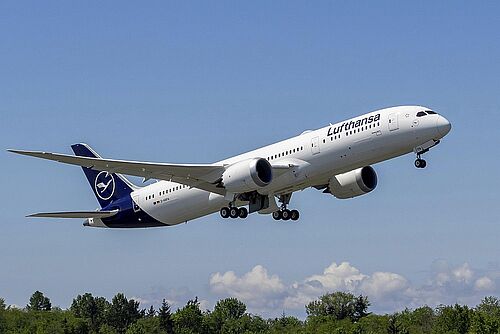 Neue Lufthansa Boeing 787-9 besucht Flugschul-Standorte | Austrian Wings