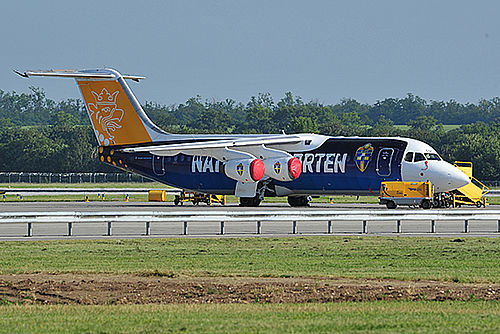 Farbenfrohe Avro RJ-100 zu Gast in Wien | Austrian Wings