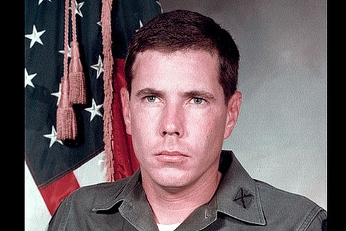 Fliegender Held: Vor 10 Jahren starb Hugh Thompson junior | Austrian Wings