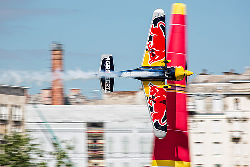 Red Bull Air Race wählt das VectorNav VN-300 für Bordtelemetrie ...