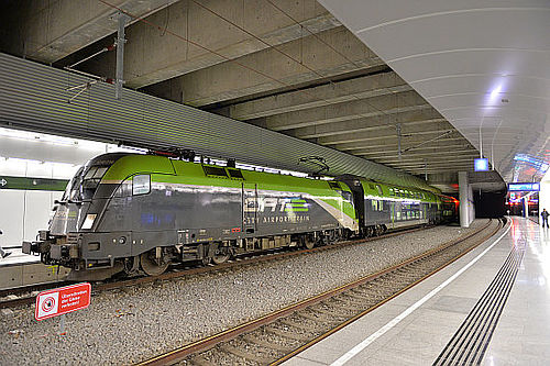 Tag der offenen Tür beim City Airport Train | Austrian Wings